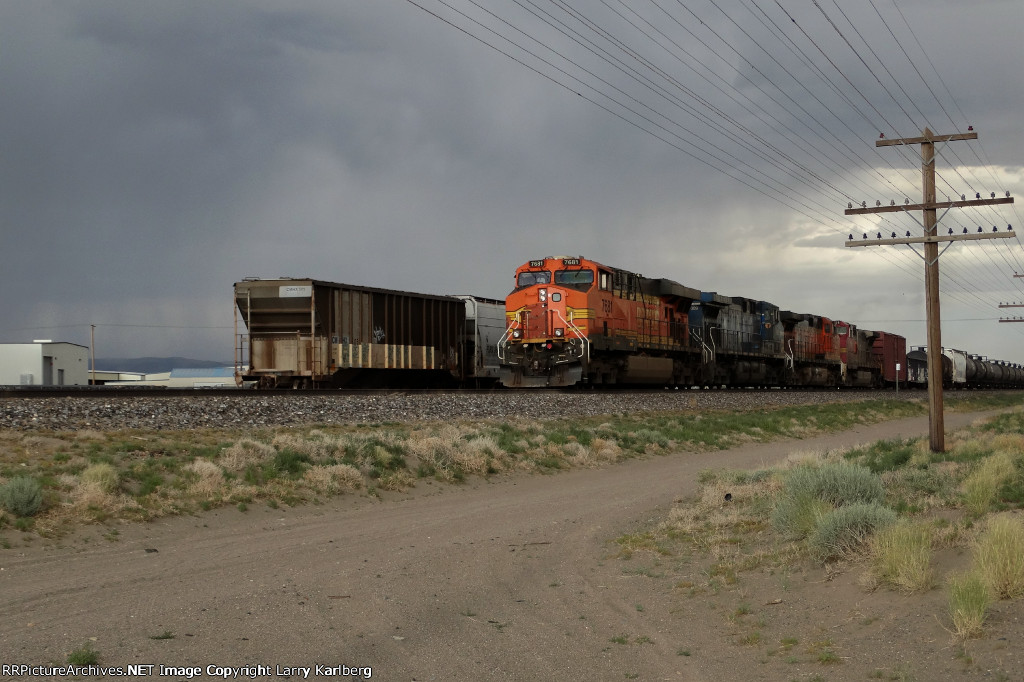 BNSF 7681